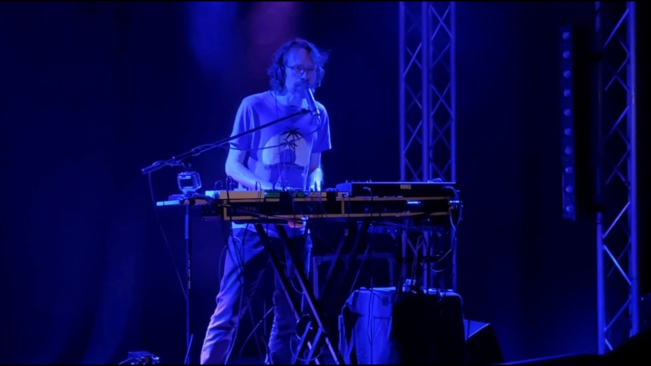 Steven Parry - Back Home (live) - YouTube