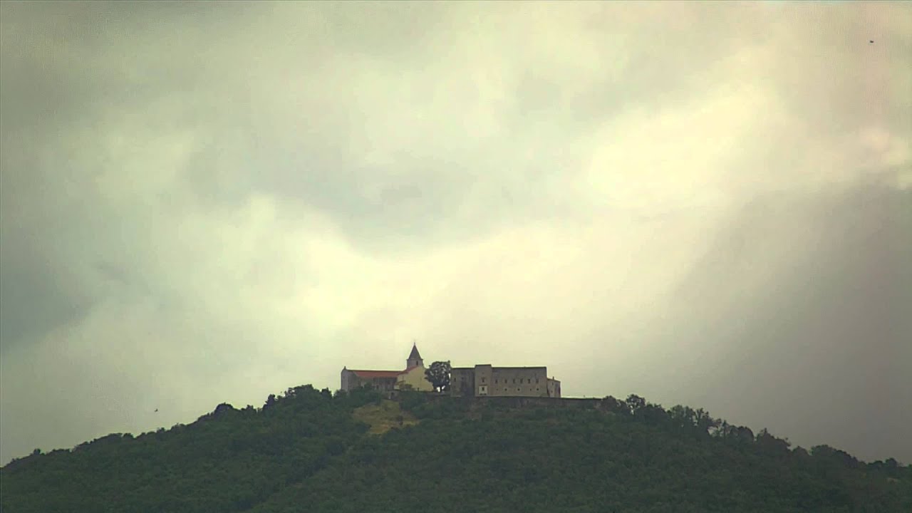 Grad Grobnik TimeLapse - YouTube