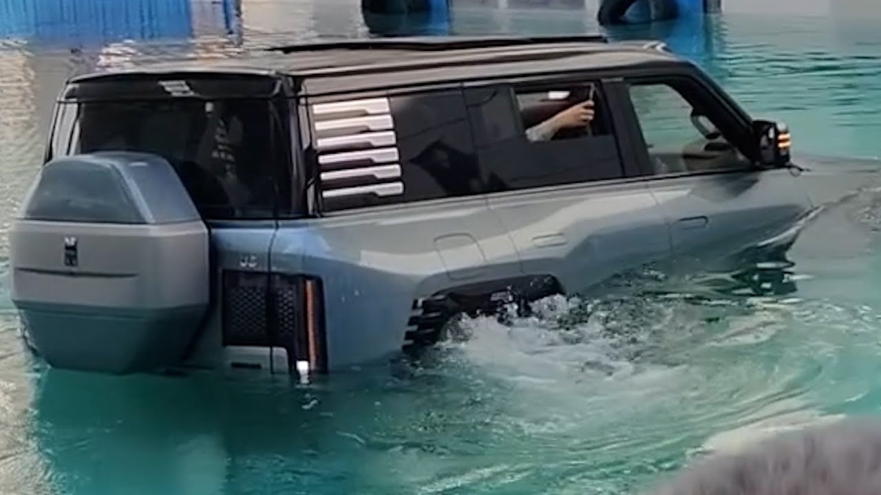 BYD Yangwang U8 Underwater Driving Feature Appreciation, Amazing ...