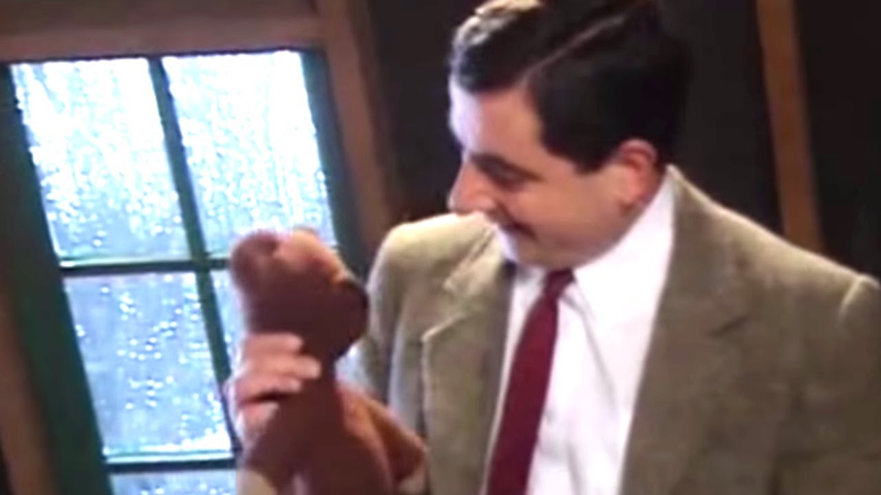 Embarrassing Bean | Funny Clips | Classic Bean - YouTube