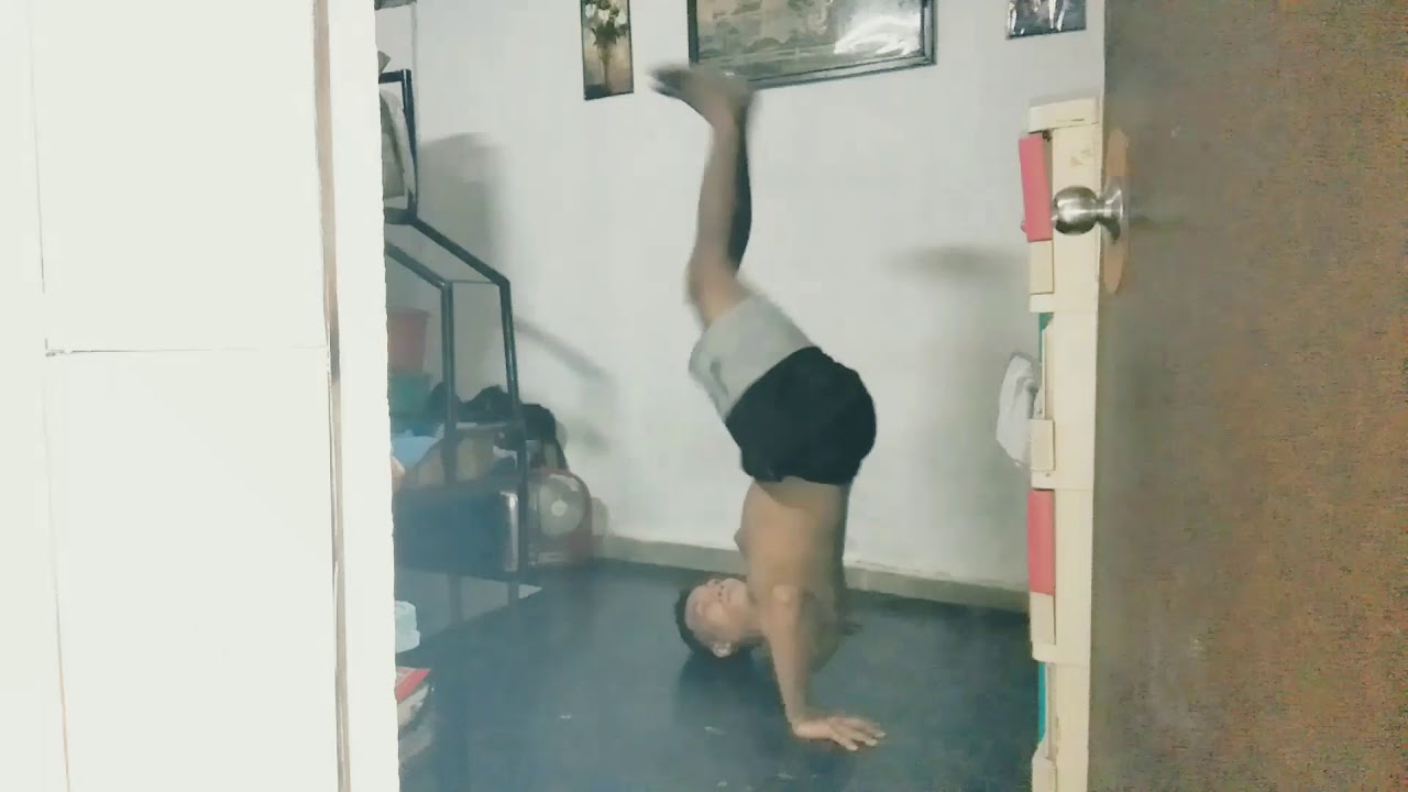 (Bboy/Breakdance) Hong10/Halo freeze practice 2K20 - YouTube