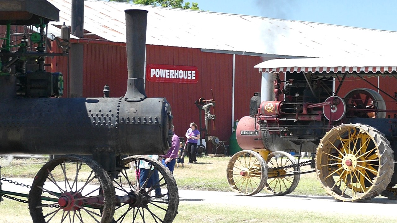 Russell steam engine - YouTube