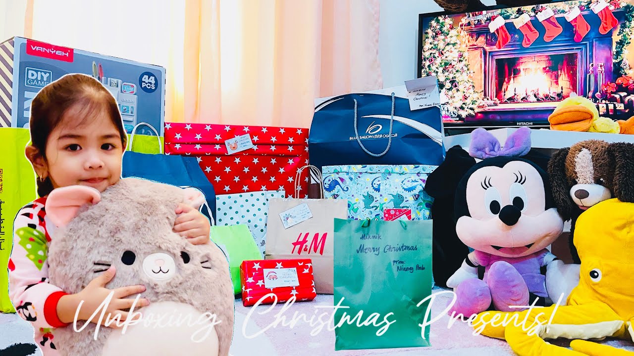Unboxing Christmas Presents!🇶🇦 - YouTube