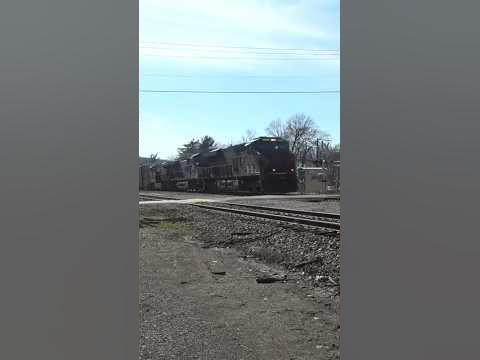 PRR 8102 leads mixed freight at Inglenook, PA! - YouTube