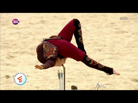 Hayran bırakan ok atma gösterisi