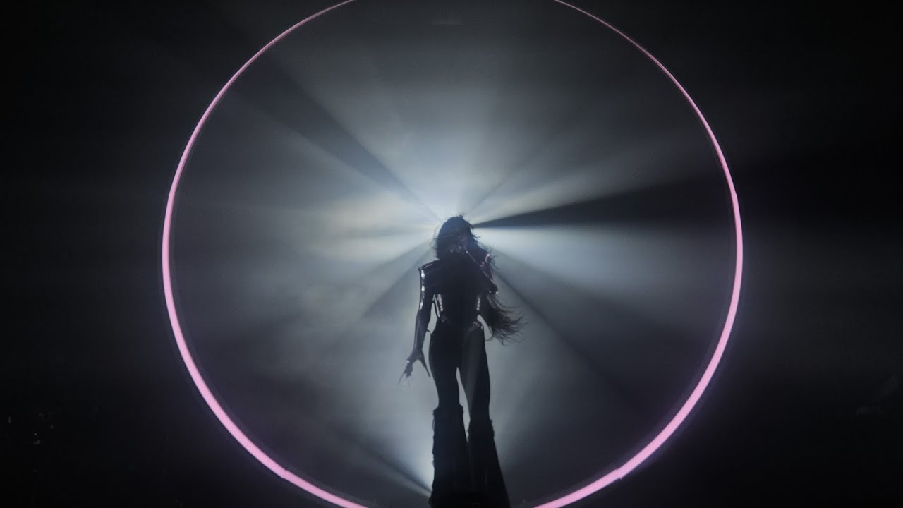 Loreen - Gravity × Forever | Tour Life 2025, Dublin - YouTube