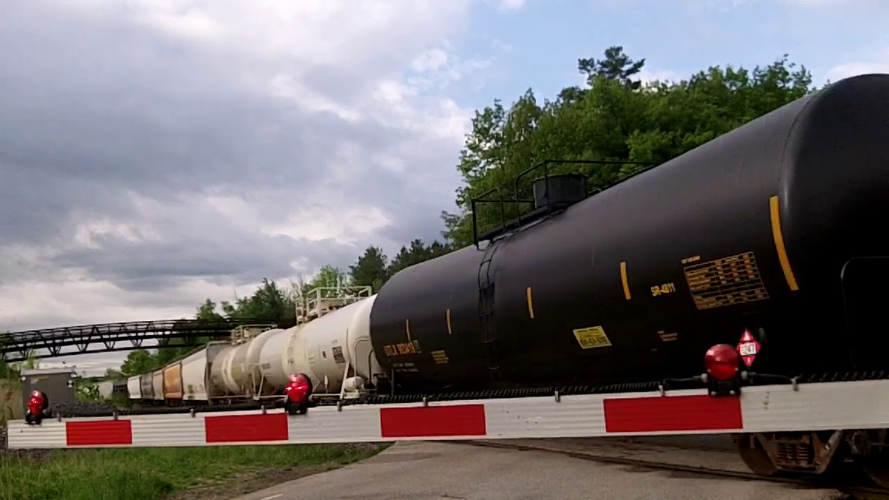 CN 492 w/IC 2711, CN 5712 & CN 8939 lead this long 690 axle, EB Mixed ...