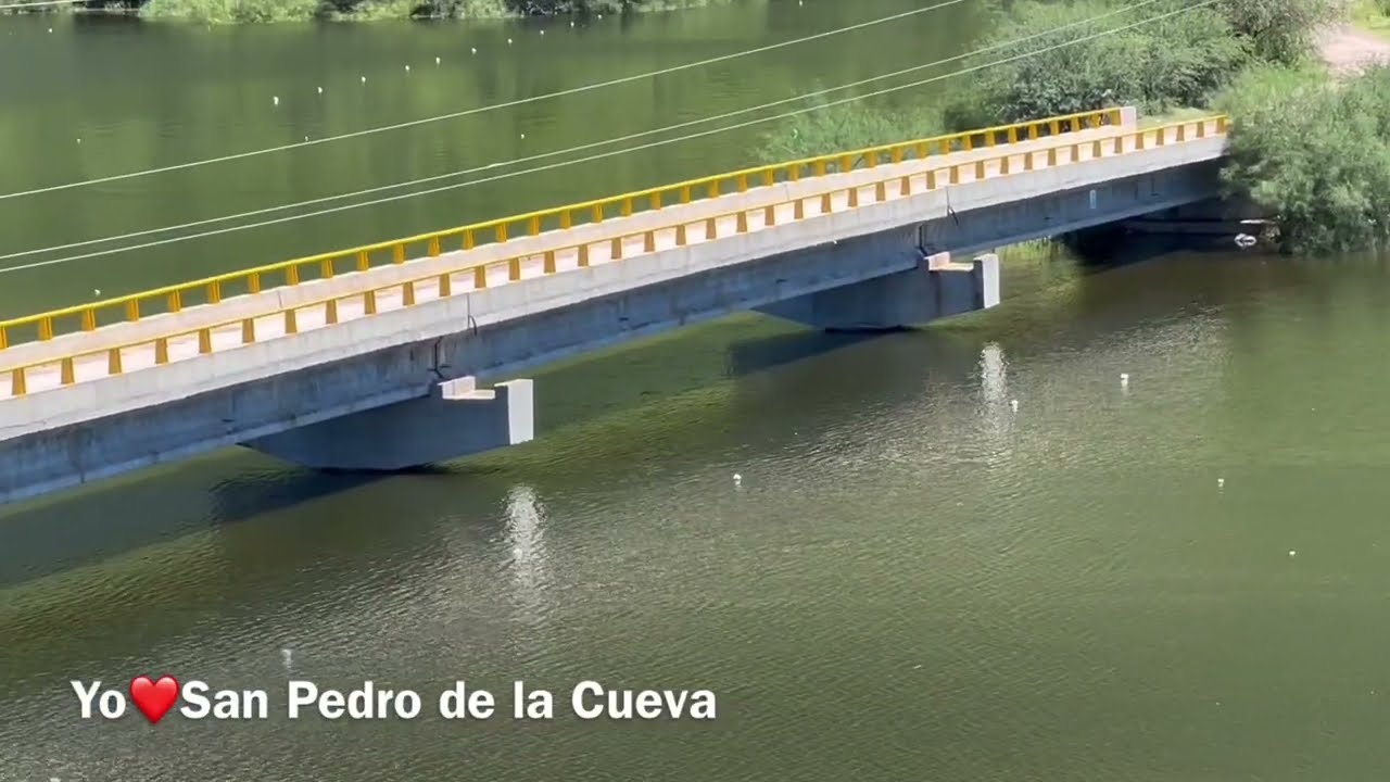 Vista a San Pedro de la Cueva con la Presa El Novillo al 100% de su ...