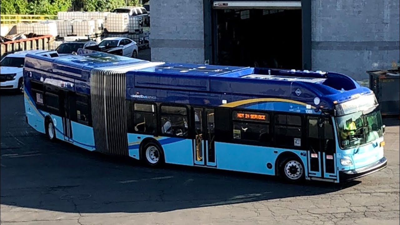 2018 New Flyer XN60 #1001 Being Delivered to the West Farms Depot - YouTube