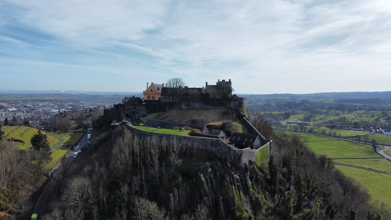 Stirling Castle from above 🏰 🏴󠁧󠁢󠁳󠁣󠁴󠁿 - YouTube