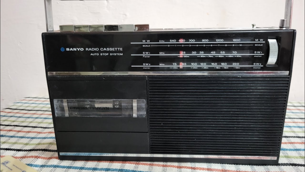 Sanyo 2in1 Radio model M 2413 H. made in japan. 9828622958 - YouTube