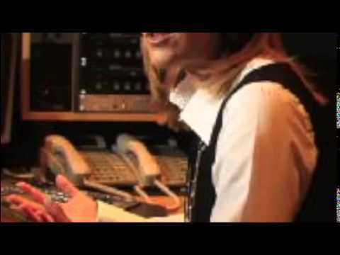 Ali Moore on ABC 774 - YouTube