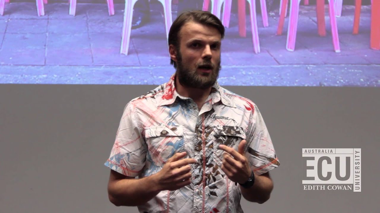 Please sit down: Marcin Lipski, 2015 3MT Finalist - YouTube
