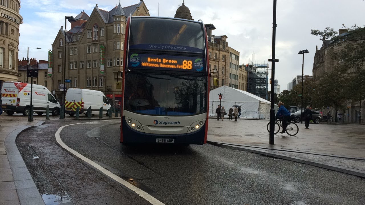 Stagecoach Sheffield 19036 turns onto Pinstone Street working a 88 ...