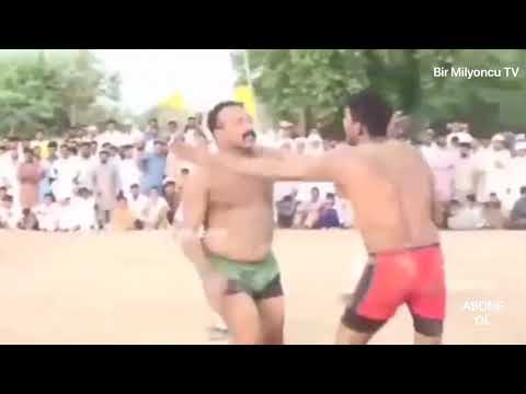 Bu nasıl bir eğlence 😂 Hindistan Tokat oyunu