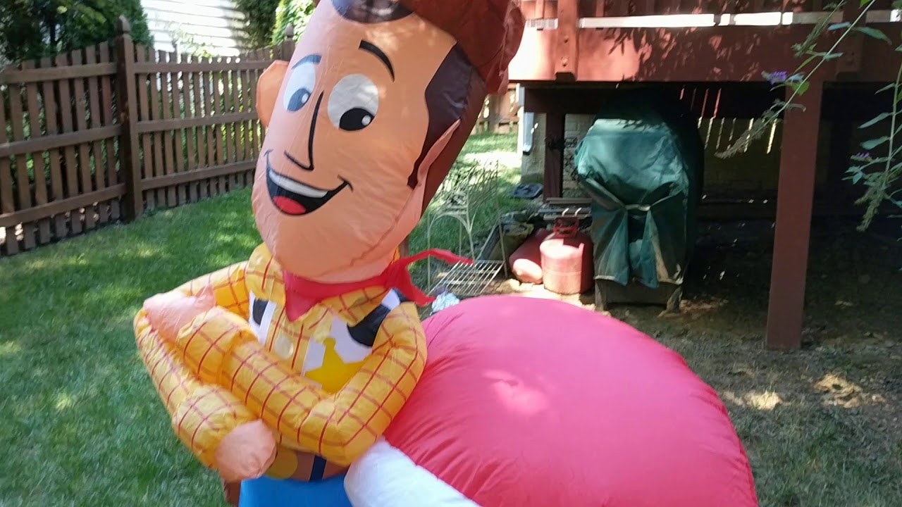 Inflatable airblown Woody and Slinky - YouTube