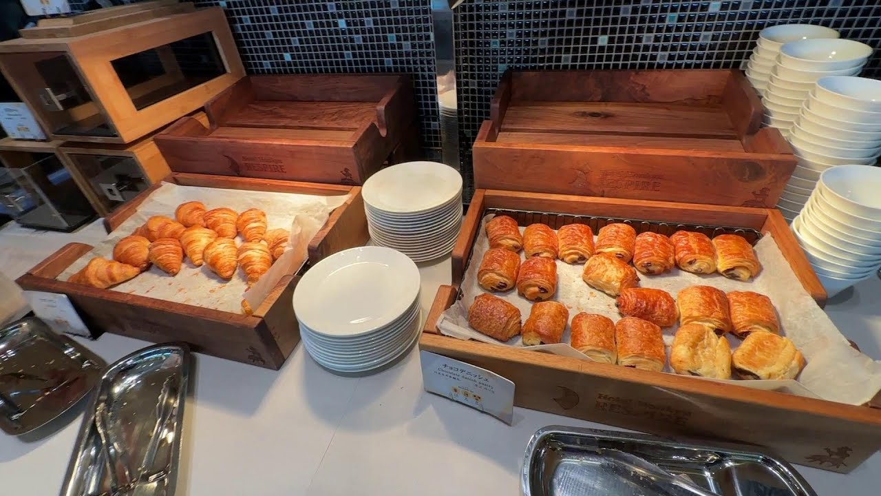 Hotel Hankyu Respire, Osaka, Breakfast - YouTube