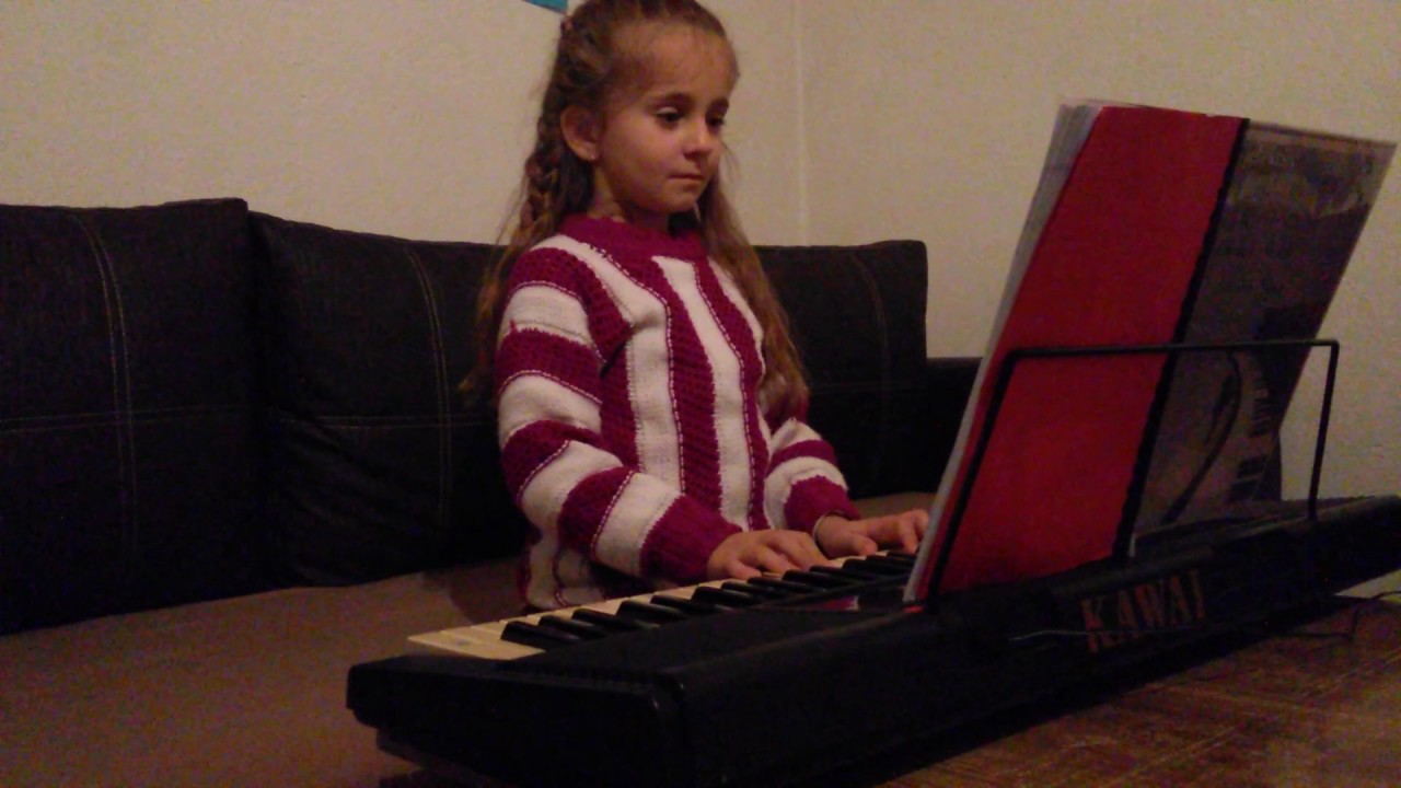 Daorsa on piano - A. STOJANOV, - "ETIDA" - YouTube