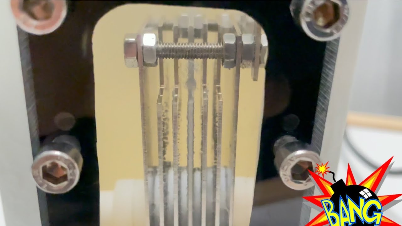 Wet Cel HHO. Hydrogen Generator 7 Plates. Water electrolysis - YouTube