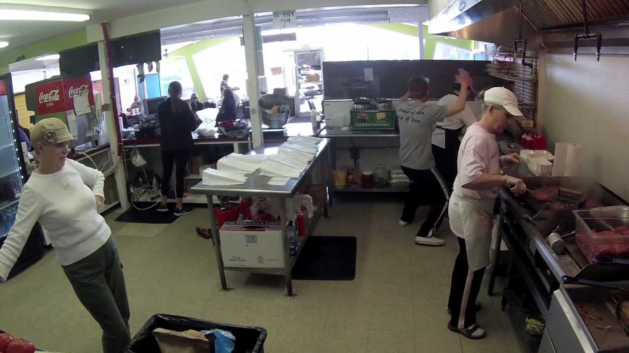 VICKI'S LUNCH VAN (HARLEM SHAKE)****MUST SEE**** - YouTube