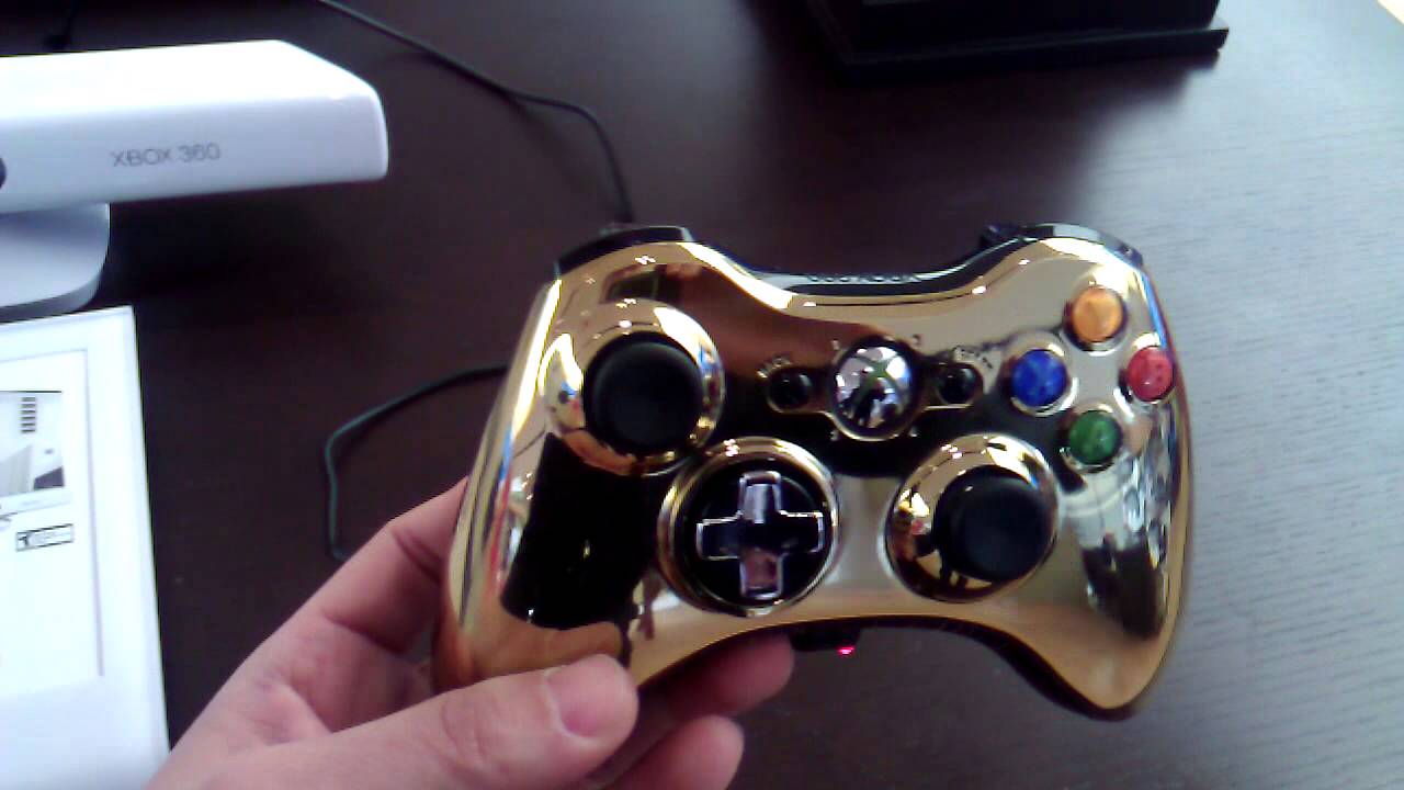 Checking out the Star Wars Kinect Xbox 360, the R2D2 one with C3P0 ...