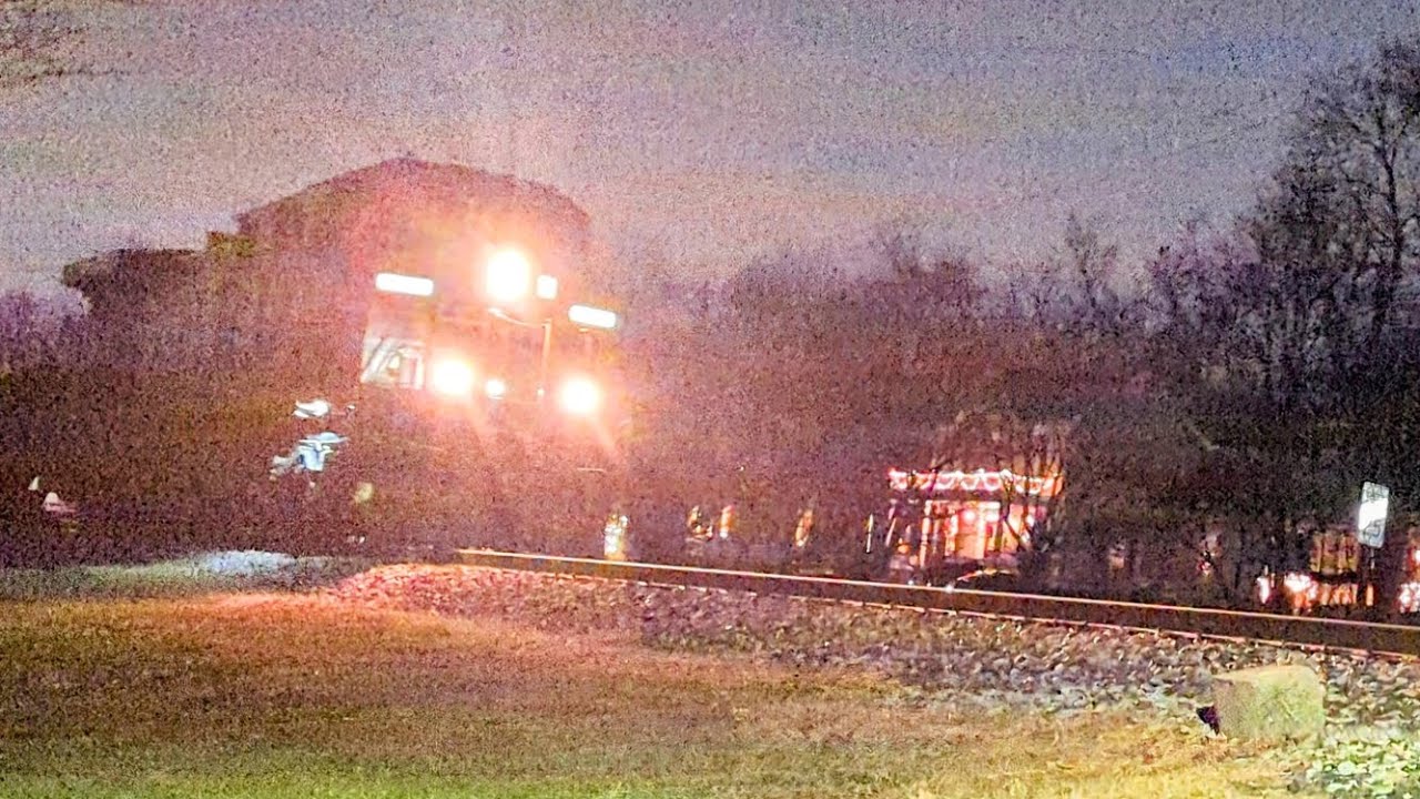 Another single locomotive Northbound CSX mixed manifest on track two - YouTube