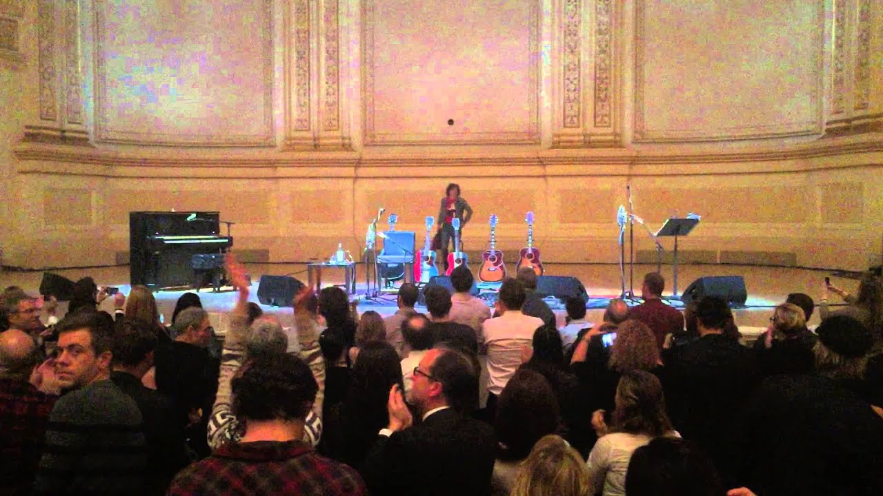 Ryan Adams - Photographing the Crowd at Carnegie Hall - YouTube