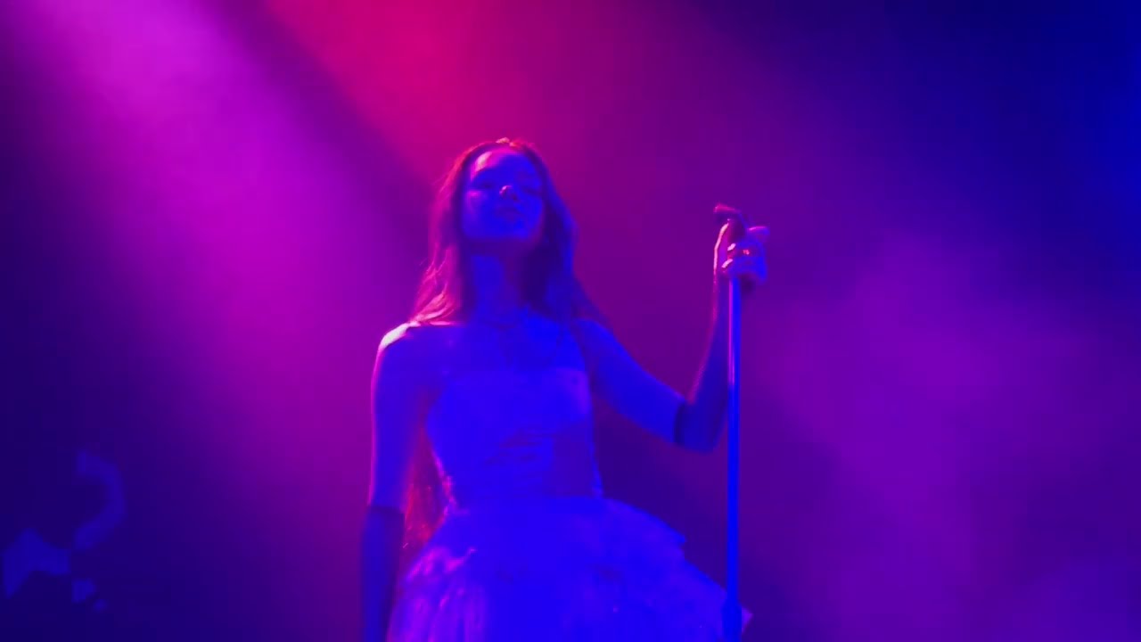 Olivia Rodrigo - Favorite Crime Live Chicago 2022 Acordes - Chordify