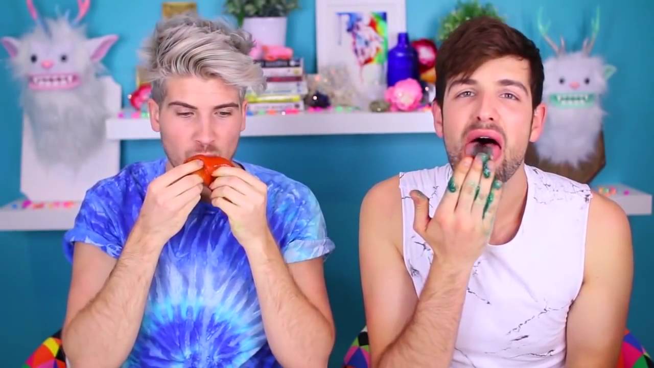 Joey Graceffa! EDIBLE KOOL-AID SLIME! DIY.mp4 - YouTube