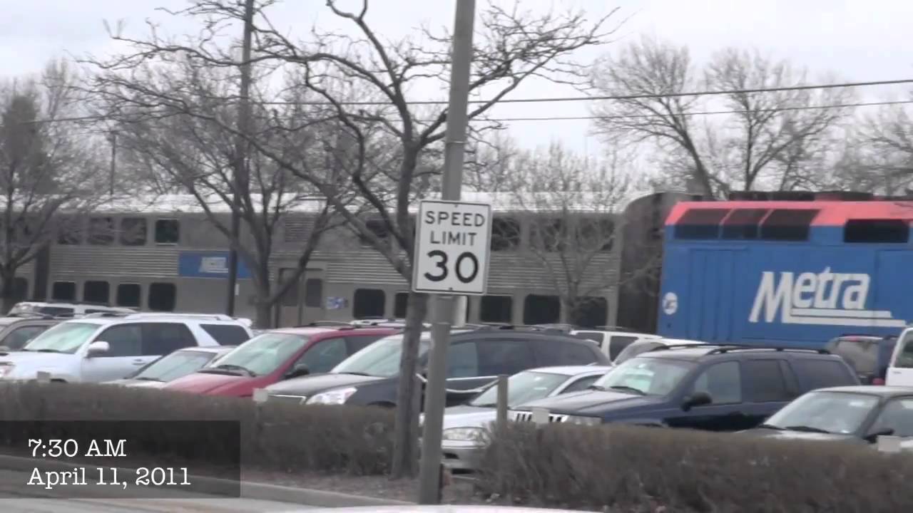 Metra Train 612 Pushes Broken Down Metra Train 606 to Chicago from Mount Prospect - YouTube