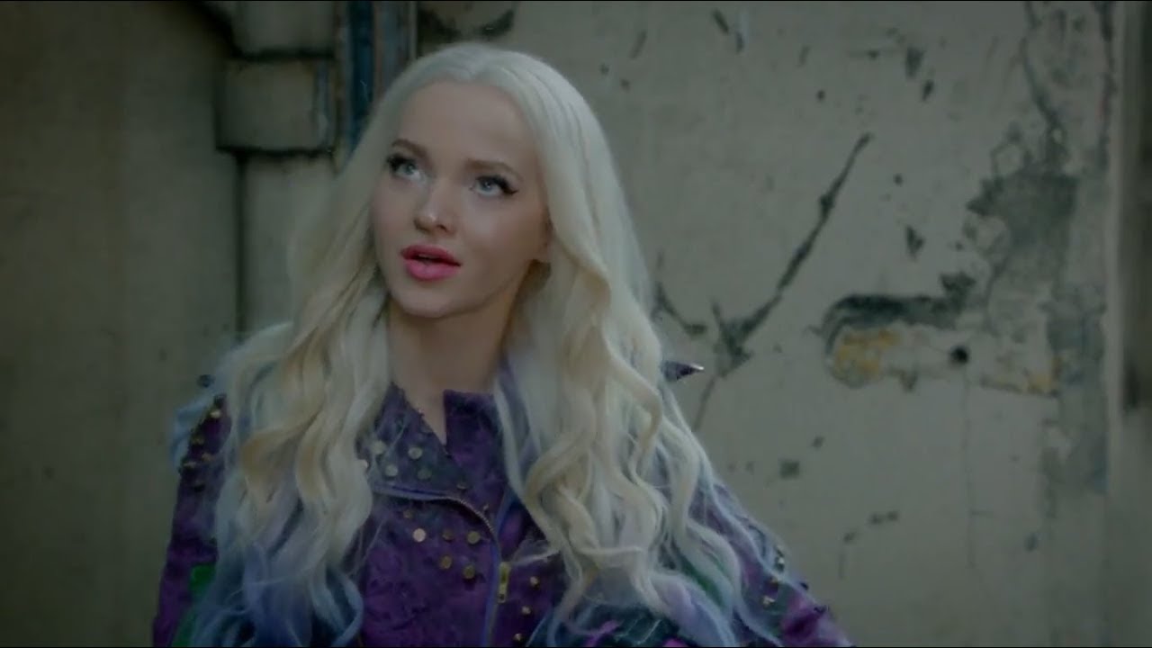 Mal Goes Back to the Isle -Descendants 2 (TURKISH) - YouTube