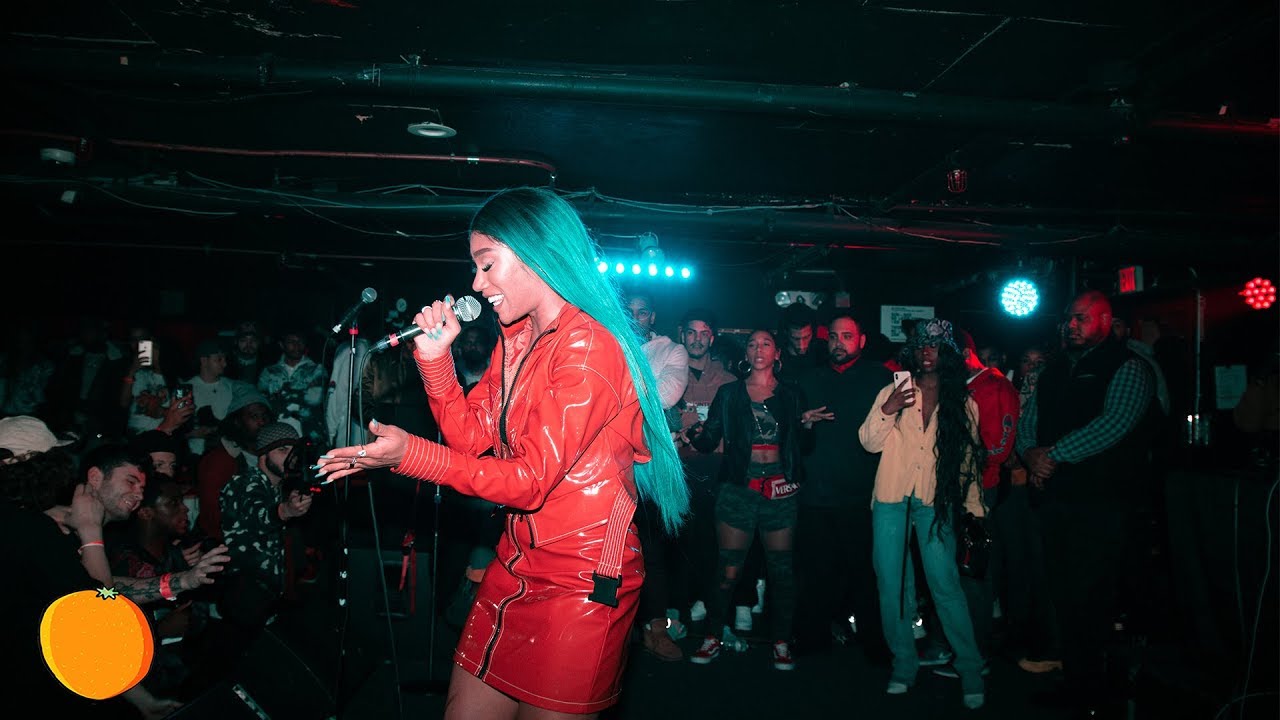 Bia Live @ Middle East - YouTube