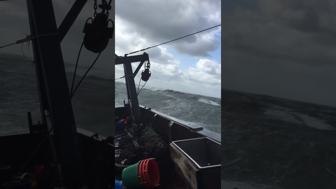 Blowing 50 25 ft waves Nantucket sound - YouTube
