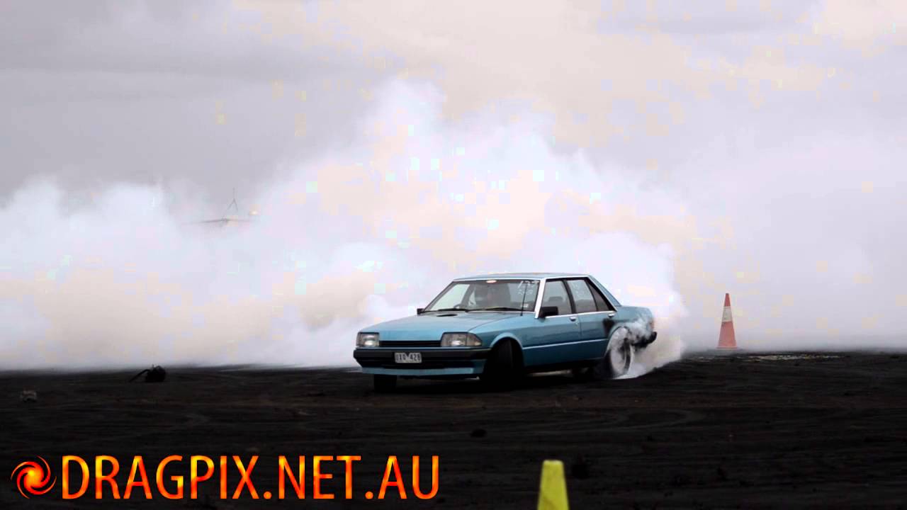 Ford XE V8 Burnout - Warrnambool Drags Burnout Competition - YouTube