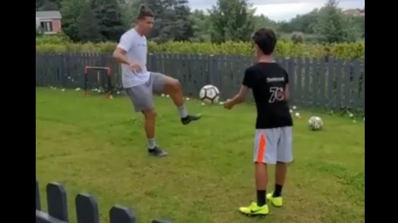 Cristiano Ronaldo playing football with his son CR7Jr in the garten ️⚽️ ...