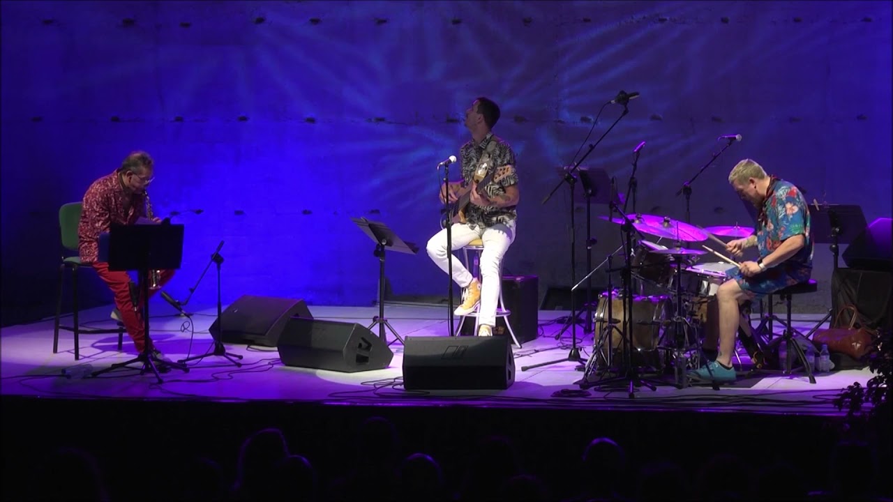 (Three Views of a Secret) Felix Pastorius; Julius Pastorius; José L ...