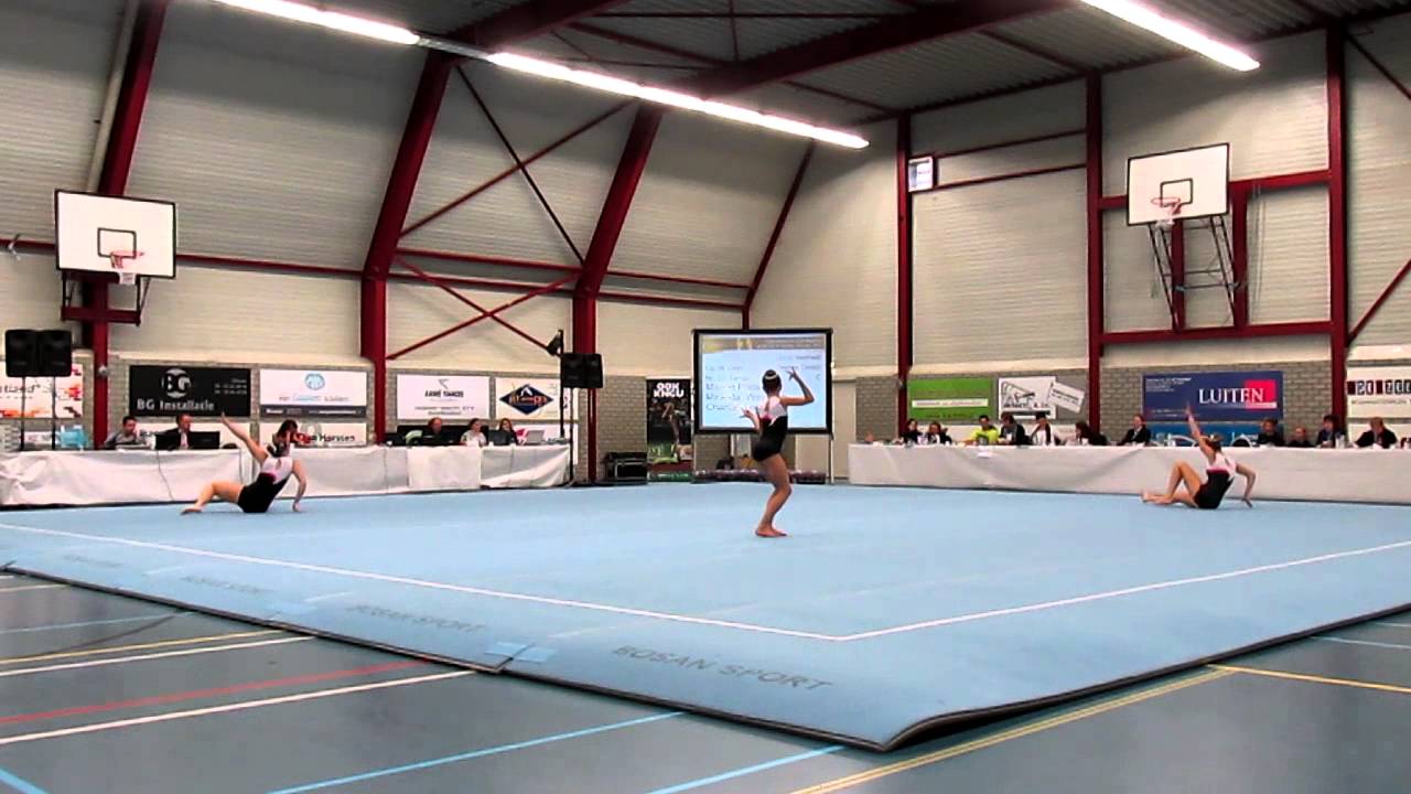 Miranda Manon Chantal acro maart 2013 - YouTube