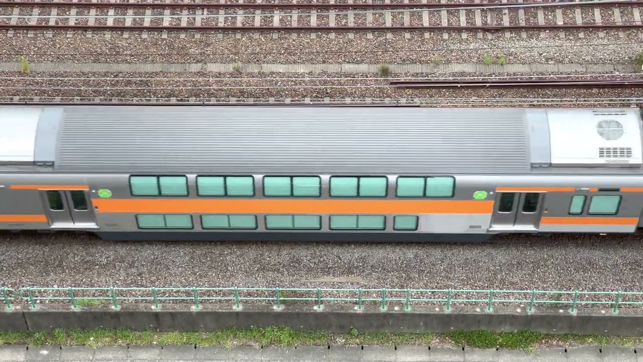 E233 0番台グリーン車組込編成試運転 - YouTube