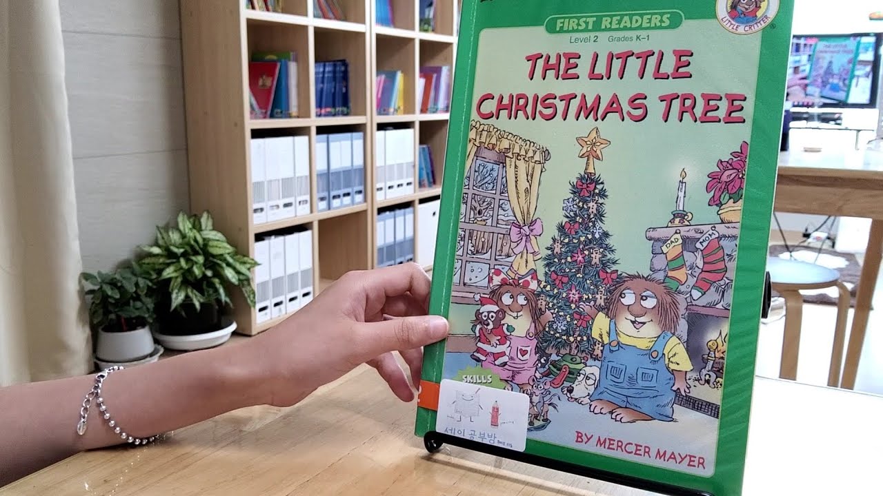 THE LITTLE CHRISTMAS TREE (Sophia) - YouTube