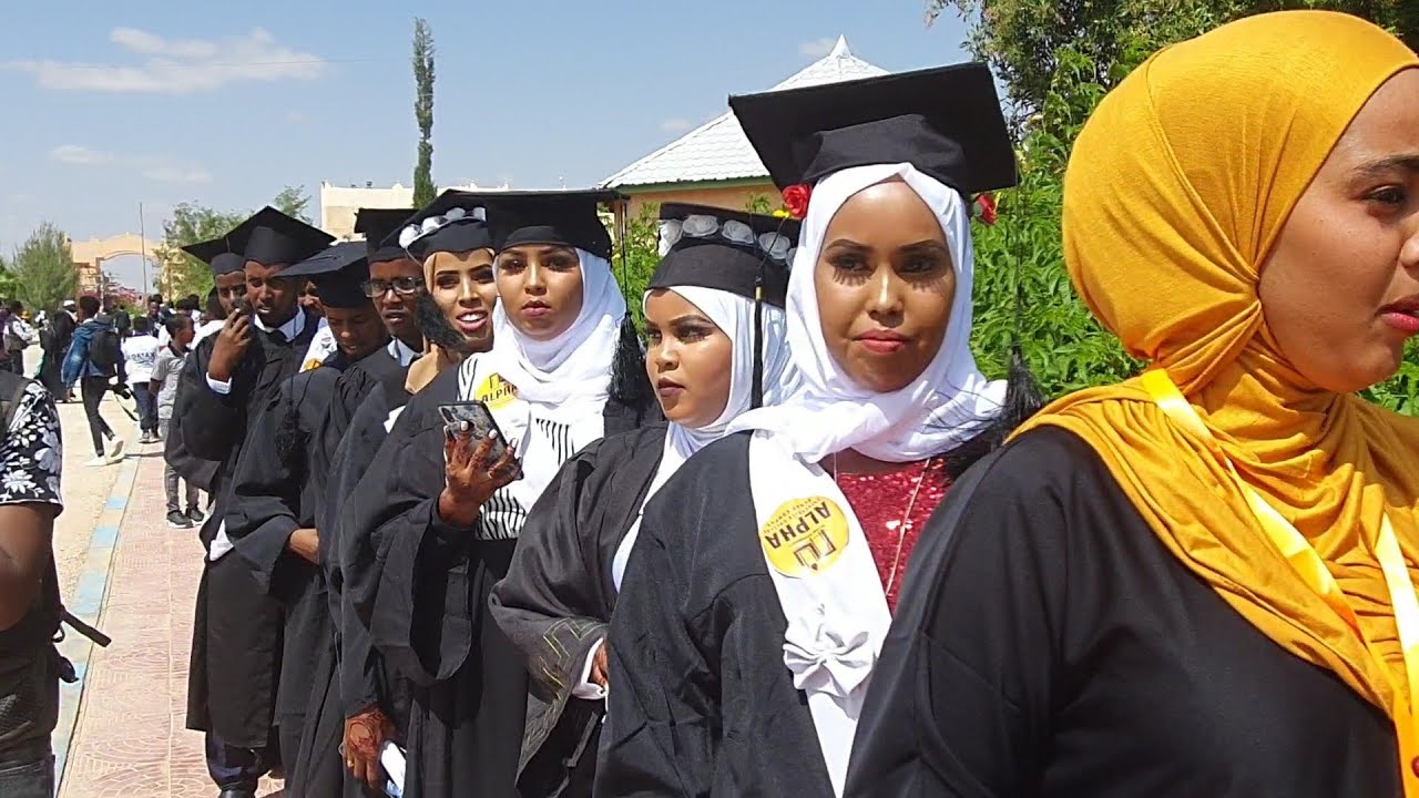 Video Qurux Badan Ardaydii ka Qalin Jabisay Jaamacada Alpha University ...