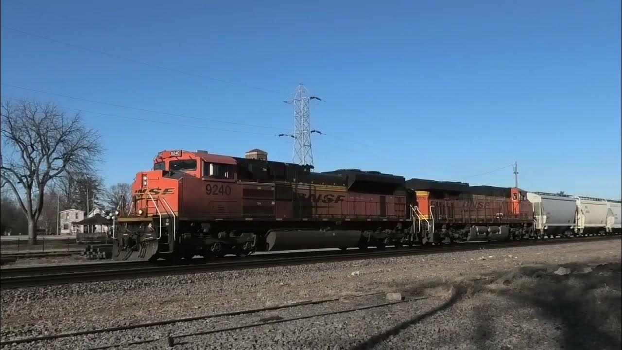 BNSF 9240 West in Galva, IL 1/28/25 - YouTube
