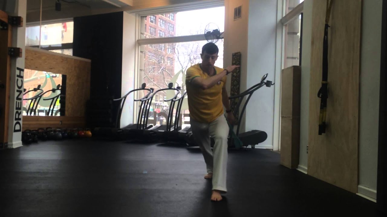 12 Basic Capoeira Movements - YouTube