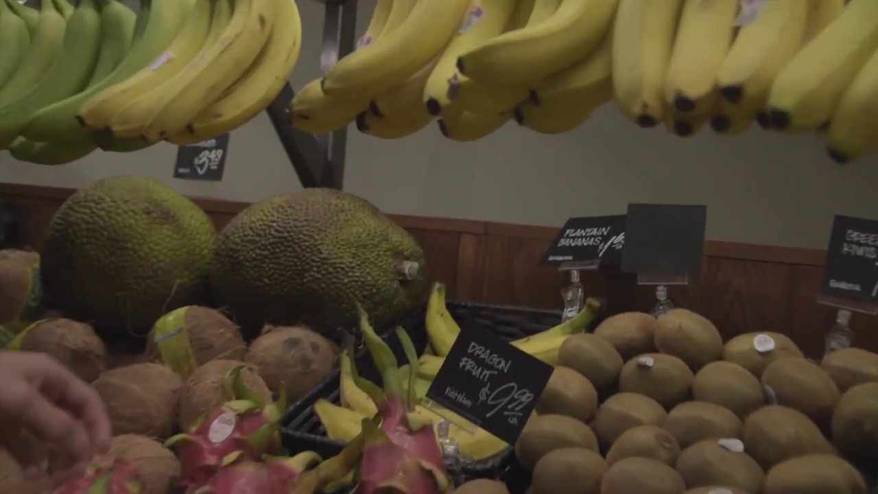 Spanish 3 Final Project - Cooking Show para hacer tostones - YouTube