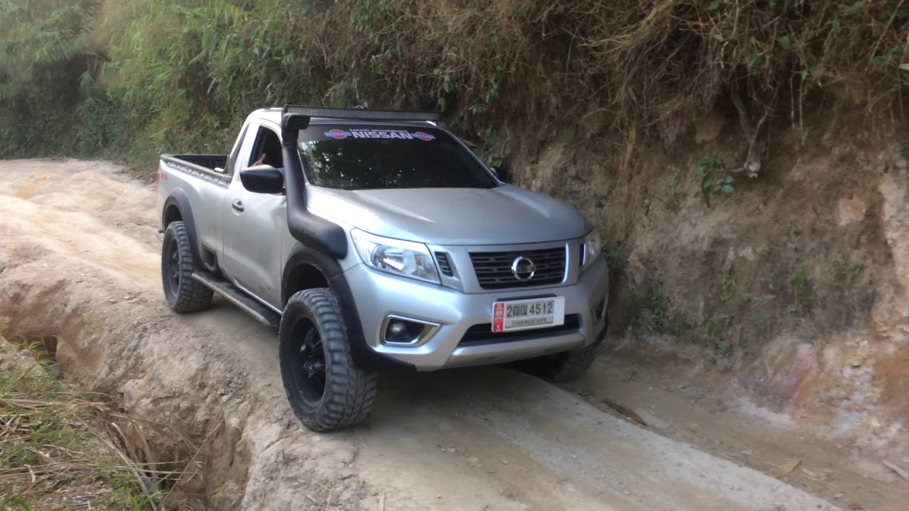 NP 300 4x4 Offroad (4) - YouTube