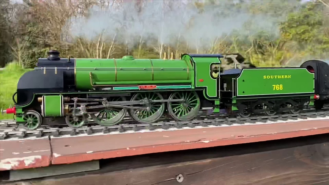 Aster A3, King Arthur and Bachmann J94 at Ruddington Gauge 1 track 04 ...