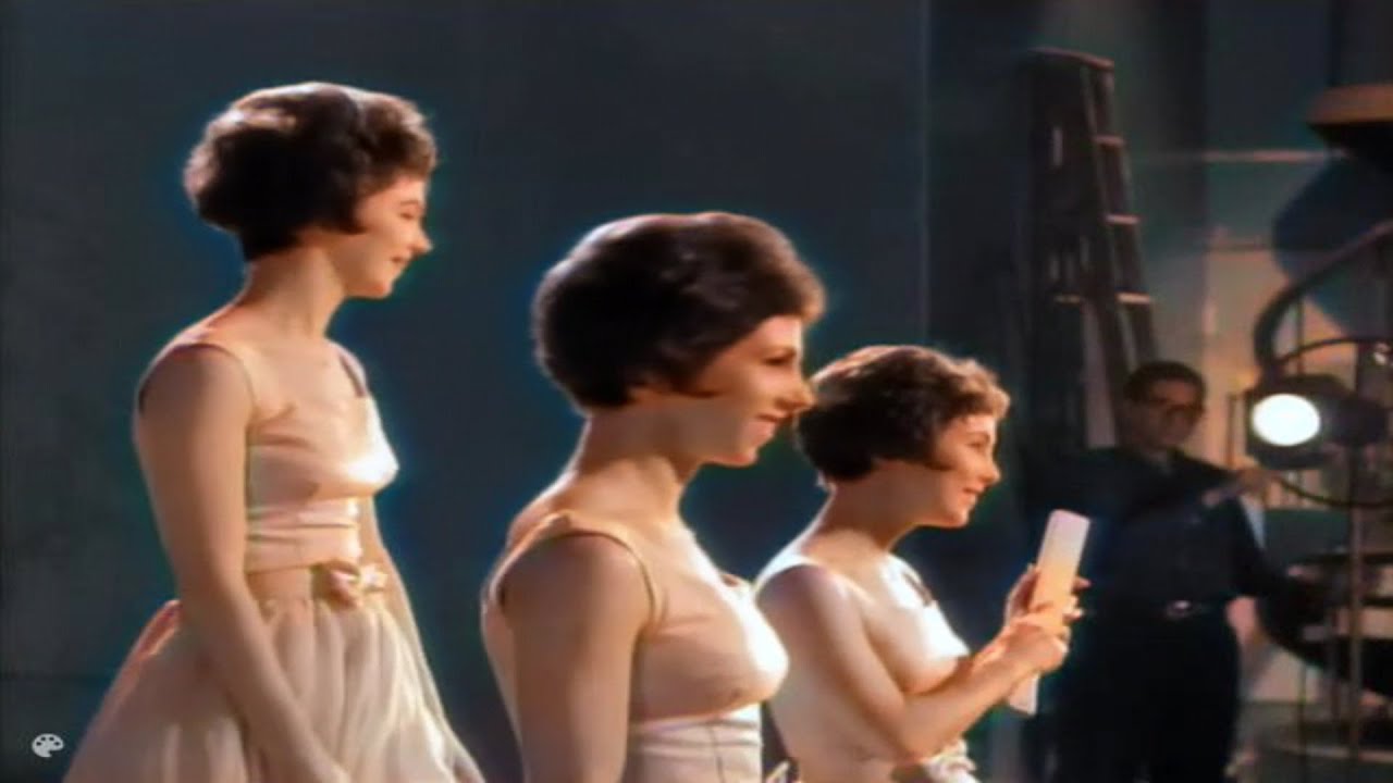 The Paris Sisters - What Am I to Do (1962) - YouTube