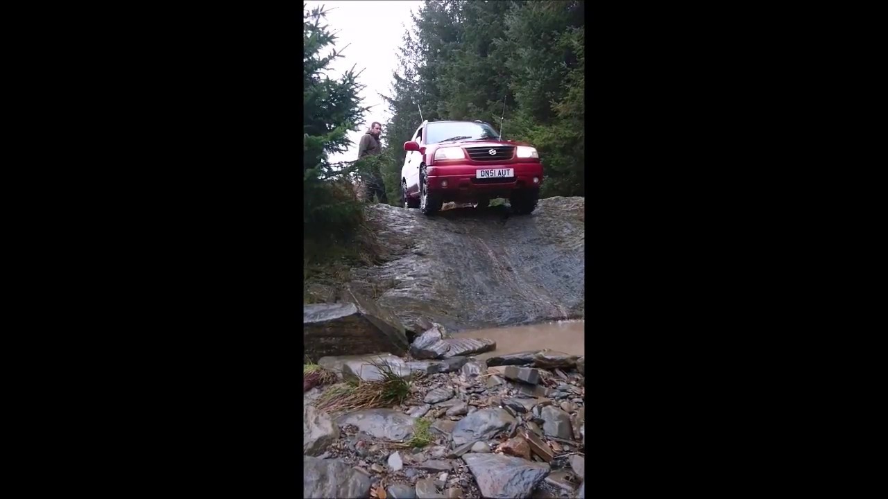 Rich's Grand Vitara Down Strata Florida Bombhole Green Laning 4x4 ...