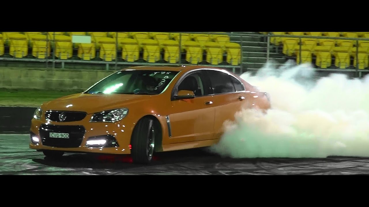 VF SS COMMODORE BURNOUT 6.7.2016 - YouTube