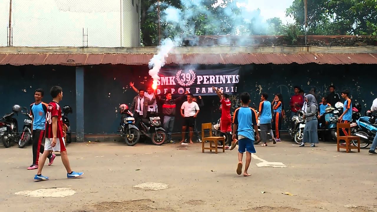 SMK 39 PERINTIS DEPOK FAMIGLIA - YouTube