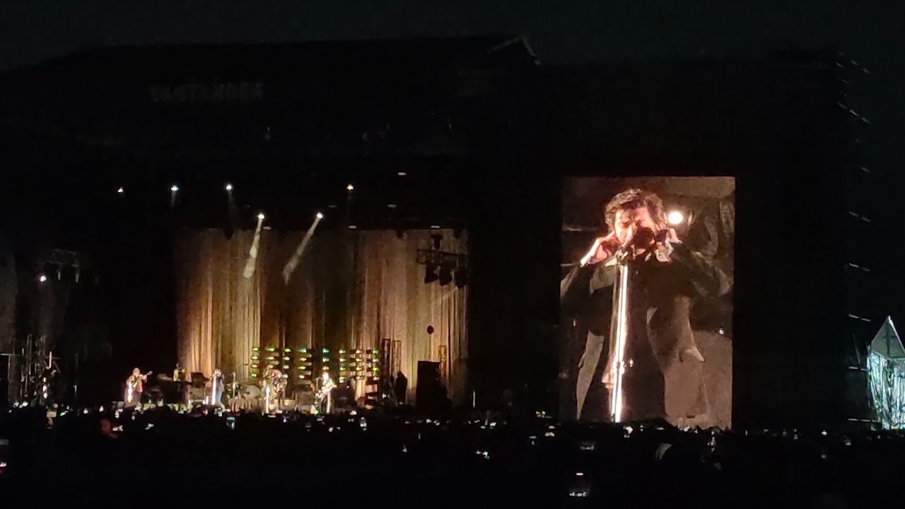 Arctic Monkeys - Crying Lightning LIVE @ Primavera Sound Santiago ...
